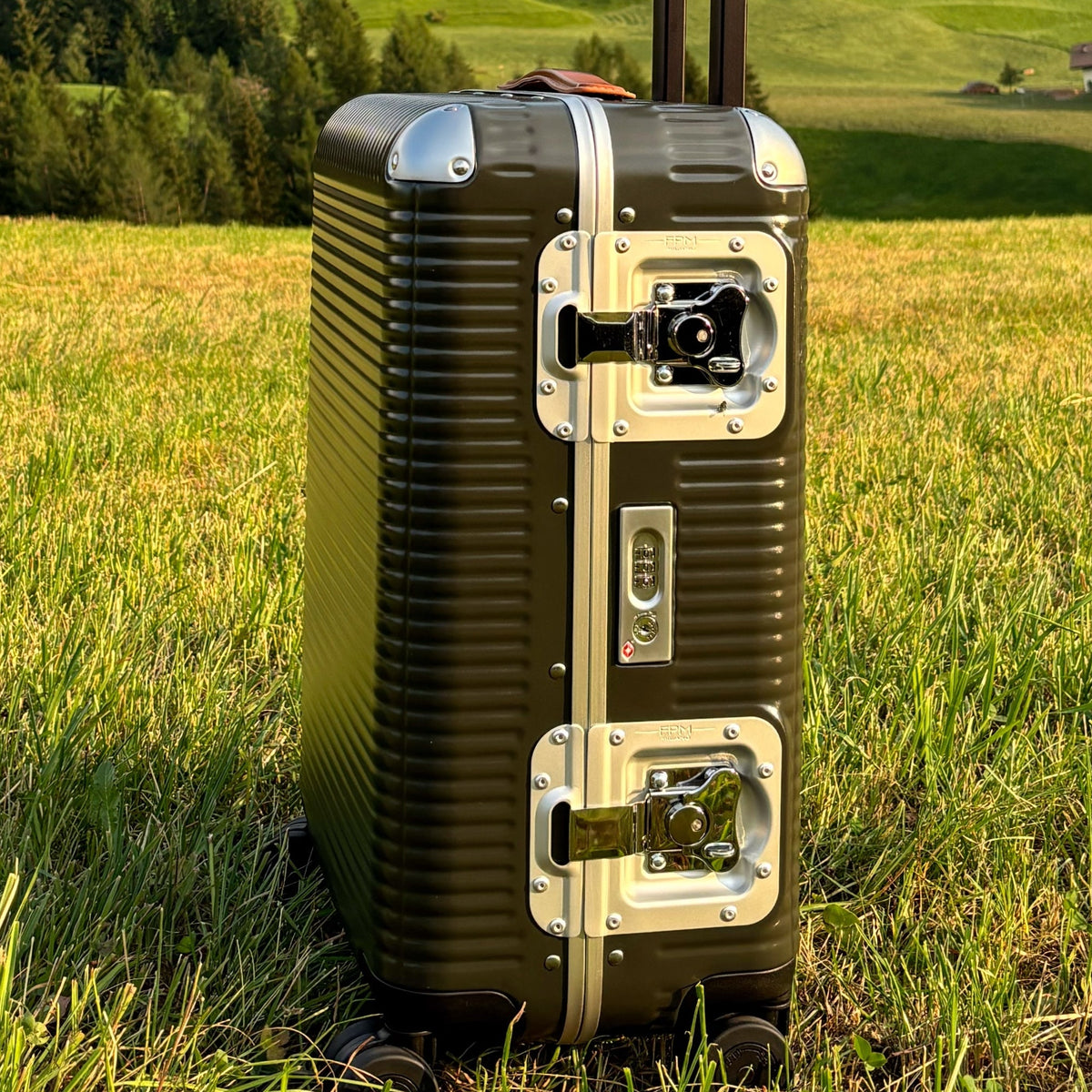 Medium Trolley: Hard-shell, 4-wheeled and Made in Italy | FPM Milano